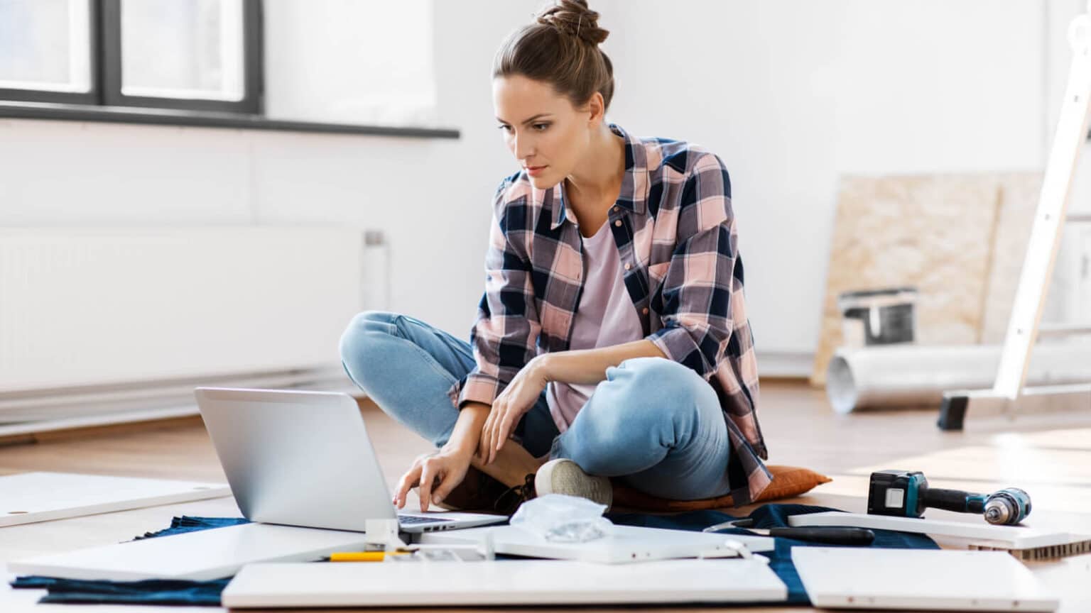 21 Habits Often Associated With Having A Lower Social Status | Wealthy ...